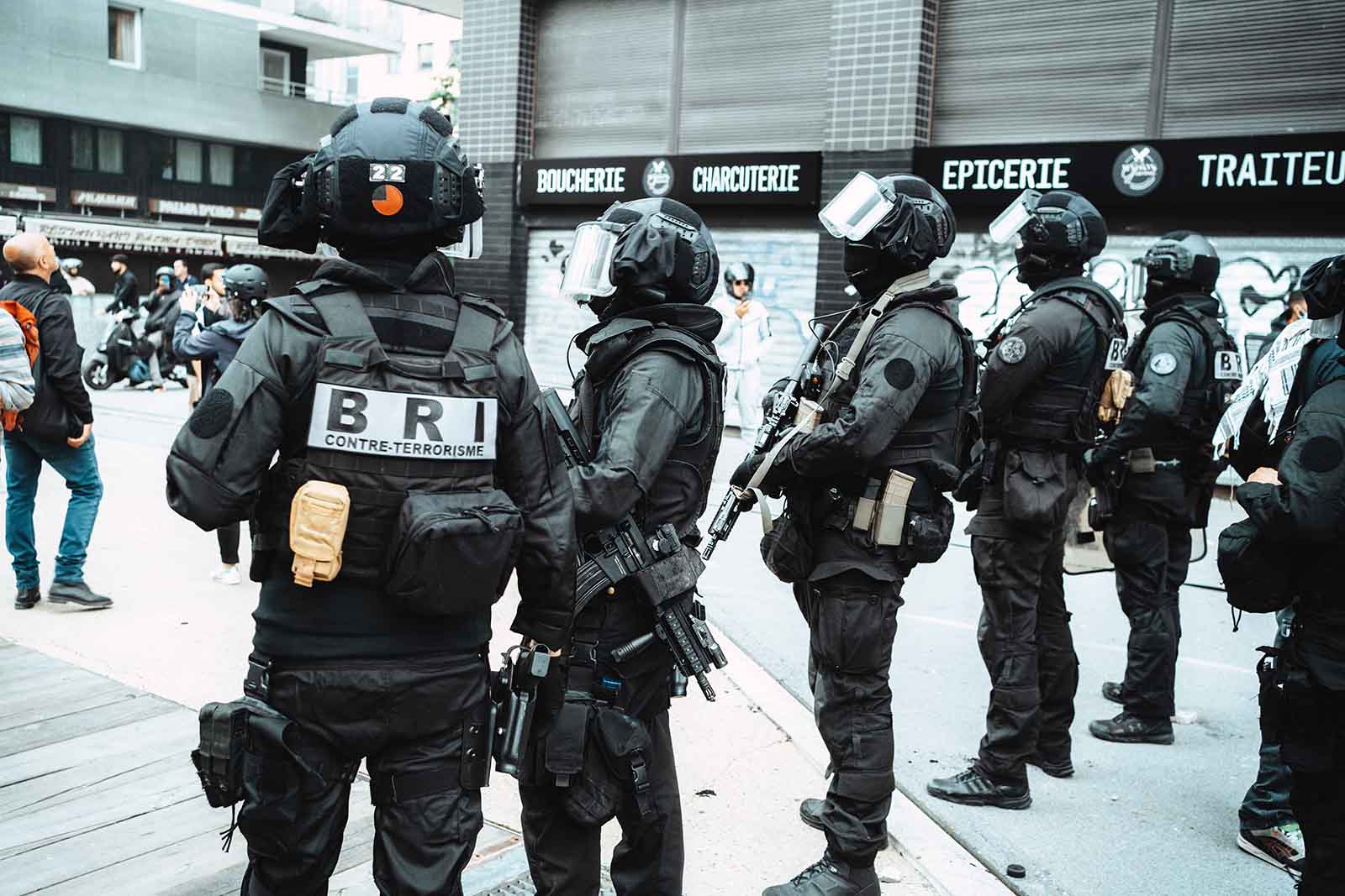 La police face aux révoltes des banlieues : continuités et échecs du ...