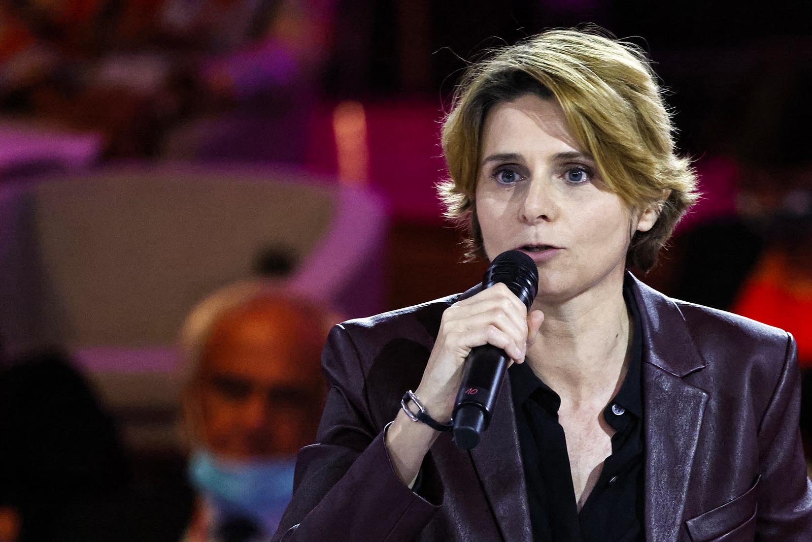 En toute distinction - POLITIS