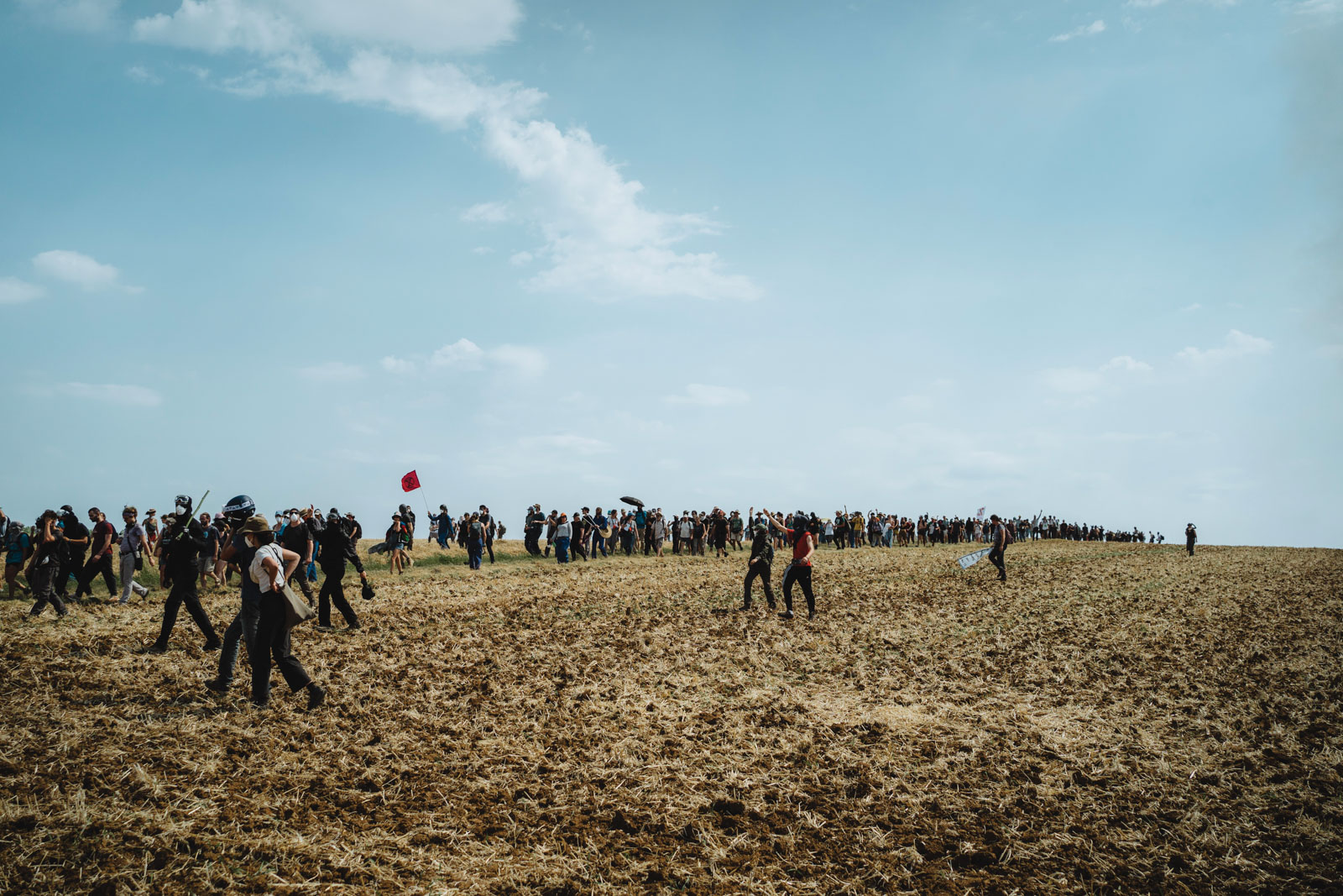Mégabassines : Portfolio : D'eau et de colère - POLITIS