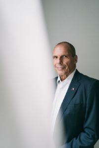 Entretien : Yanis Varoufakis : "Nous travaillons tous gratuitement pour ...