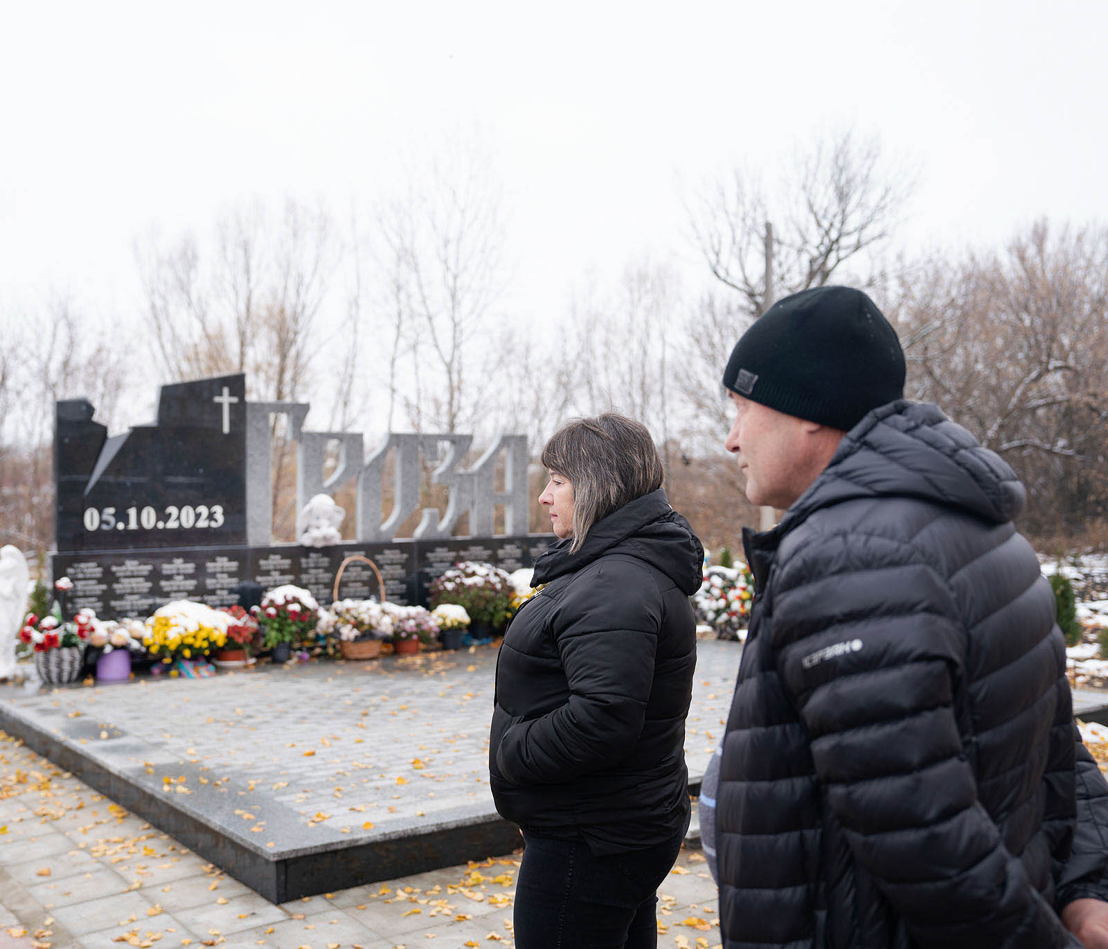 Reportage : À Hroza, en Ukraine, les survivants tentent de se ...