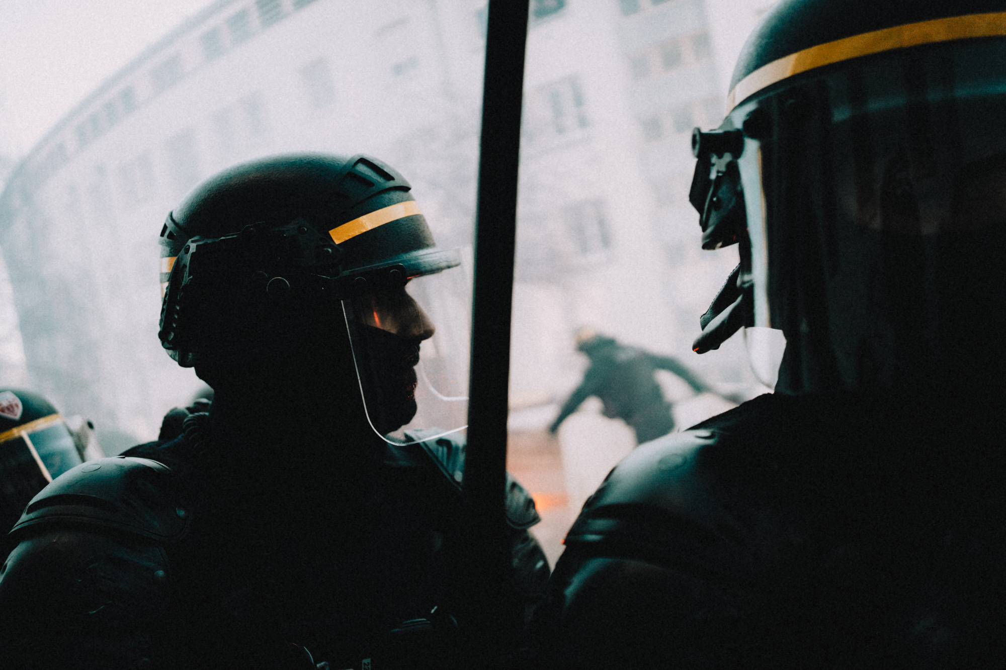 Reportage : À Lorient, 2 000 personnes réunies pour une grande manifestation antifasciste - POLITIS